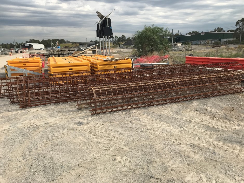 5x Assorted Red Cages Auction (0110-3024355) | Grays Australia