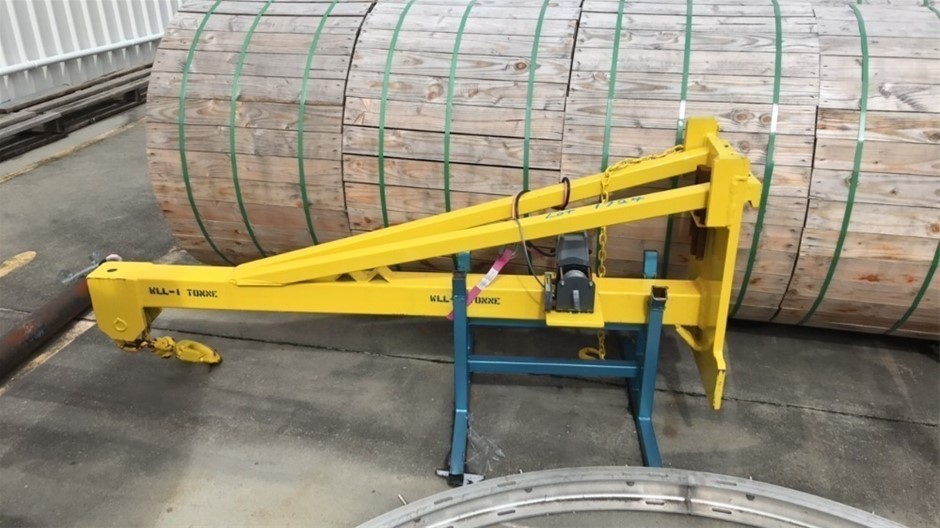 Forklift carrier mountable lifting jib Auction (1724-3024592) | Grays ...