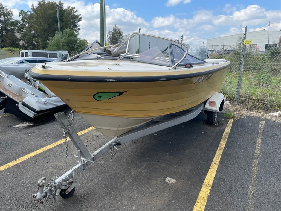 Yalta Craft Runabout Boat, Johnston 70HP Bombardier Injection 4 Stroke ...