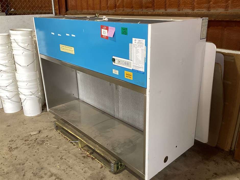 Clyde APAC Laminar Flow Work Station Auction (0027-8016768) | Grays ...