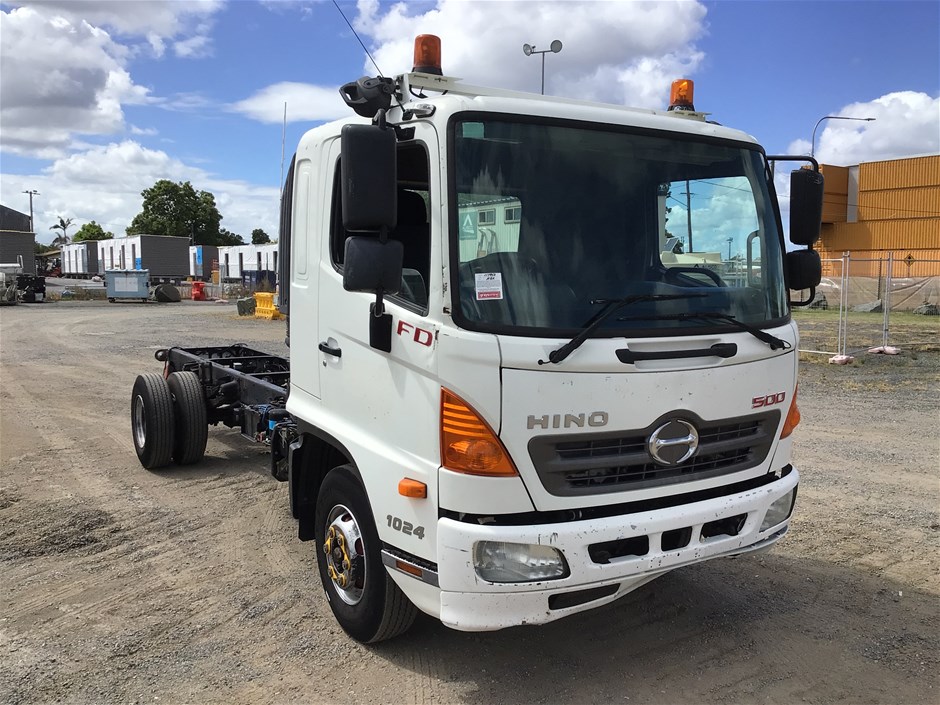 2010 HINO FD 4 x 2 Cab Chassis Truck Auction (0001-7043312) | Grays Australia