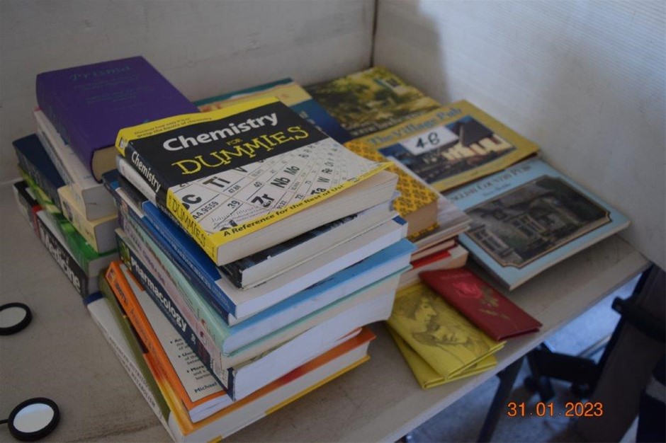 Lot of 32 Hardback and Paperback Fiction and Non-Fiction Books Auction ...