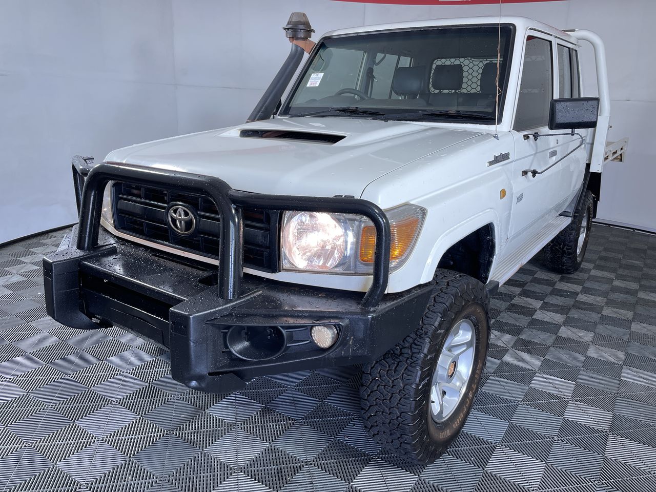 2012 Toyota Landcruiser Workmate V8 T/Diesel 5spd Dual Cab 4wd Ute ...