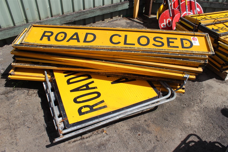 Quantity Assorted Safety Signage Panels Auction (0103-5051822) | Grays ...