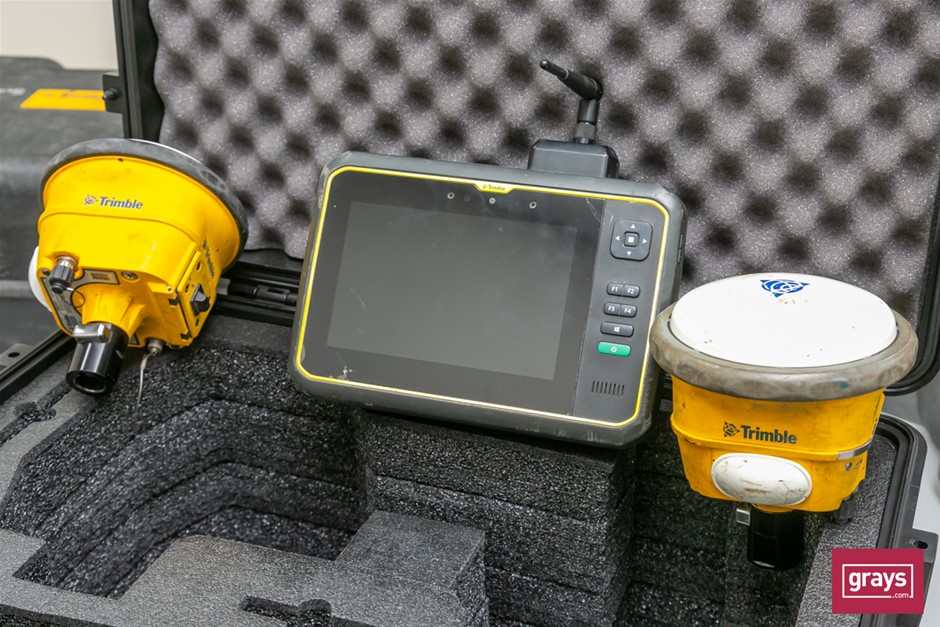 Qty Trimble Surveying Equipment Auction (0052-3024607) | Grays Australia