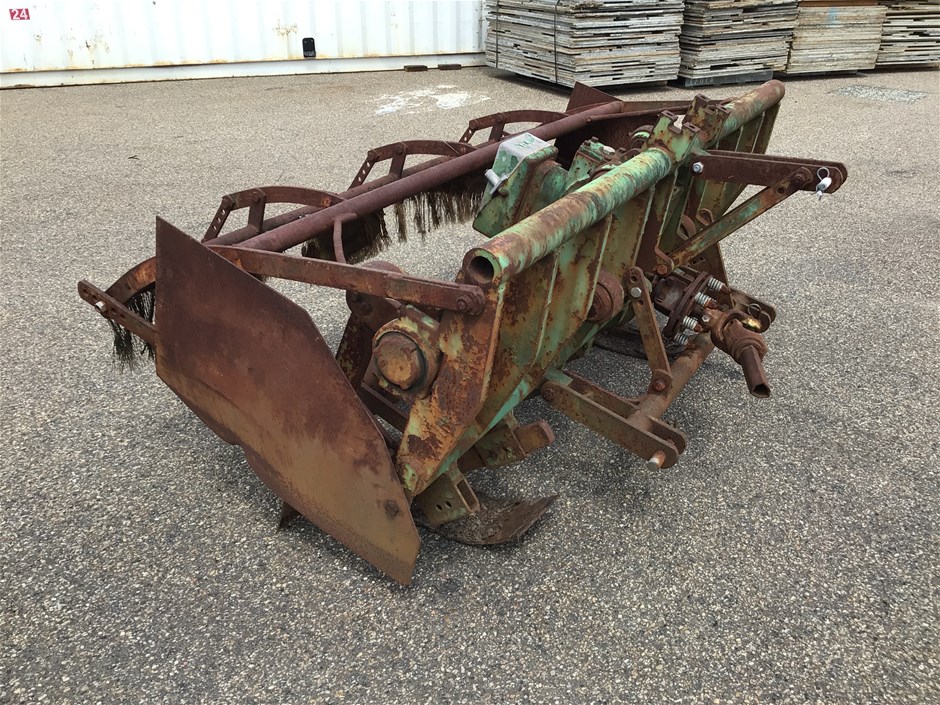 Celli Spade Digger Auction (0214-7043525) | Grays Australia