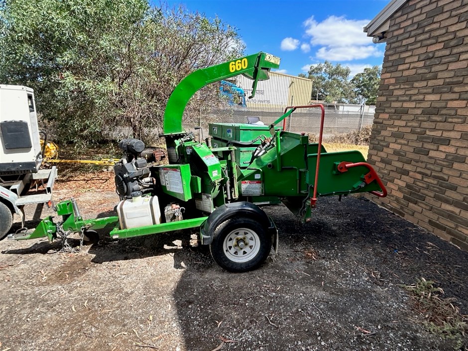 2014 Red Roo Towable Wood Chipper Auction (0019-3024835) | Grays Australia