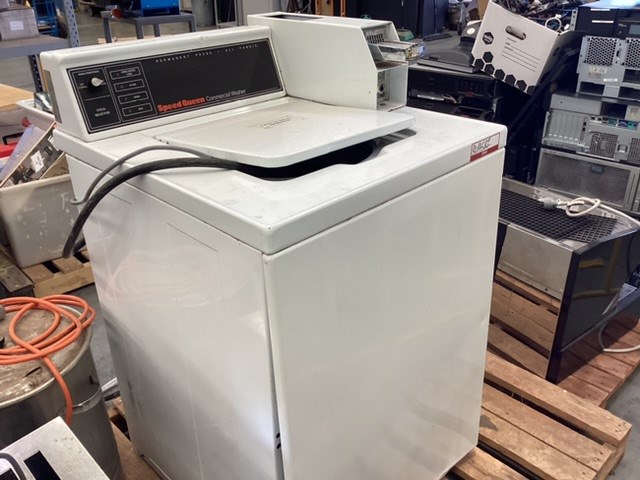 Speed Queen Top Load Commercial V7 Coin Slide Washing Machine Auction ...