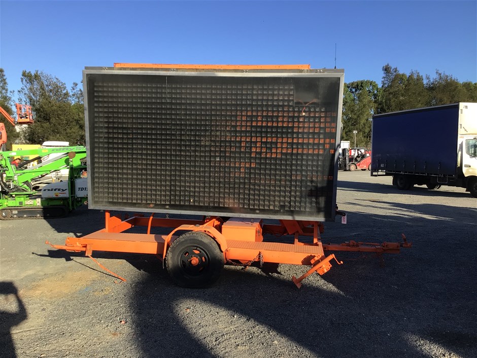 Solar Variable Message Sign Trailer Auction (0028-5051975) | Grays ...