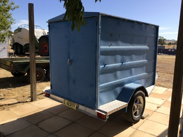 1986 7x4 Enclosed Box Top Trailer (Scrap / Parts Only) Auction (0217 ...