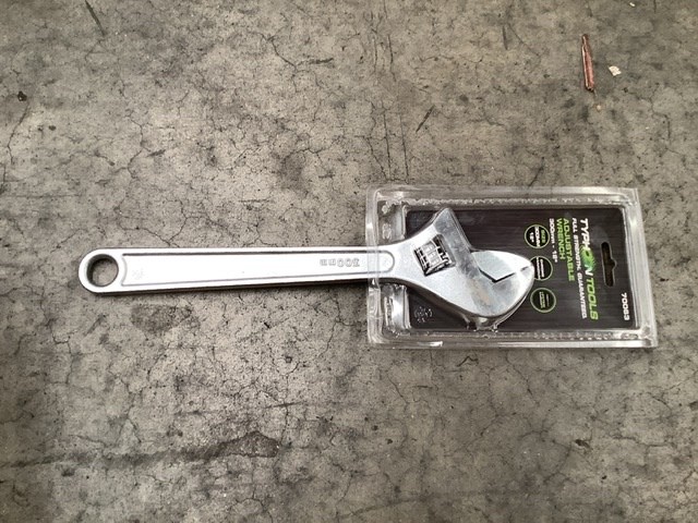Approx 12 x Typhoon 300mm Adjustable Wrenches Auction (0031-9039605 ...