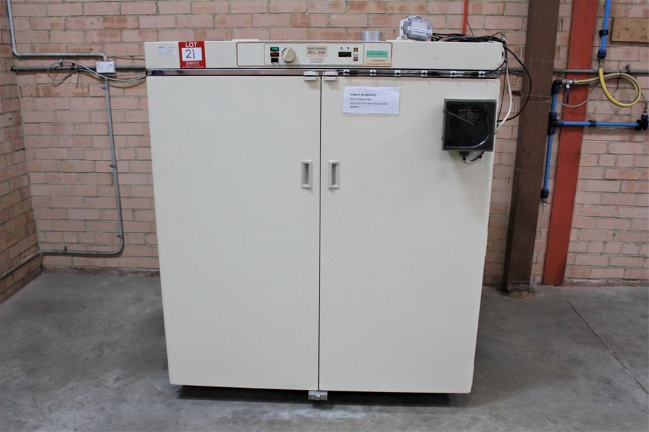 800l Cooled Stability Incubator, "Contherm" Model Digital Series 1800c ...