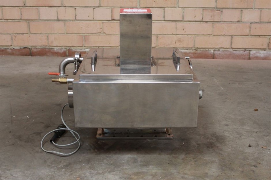 Stainless Steel Heated Hopper With Lid And Mixer Auction (0033-5051737 ...