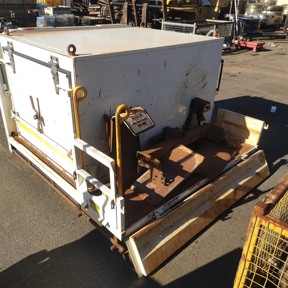 Steel Ute Tray with Tool Box and Tow Hitch Frame Auction (0026-9040010 ...