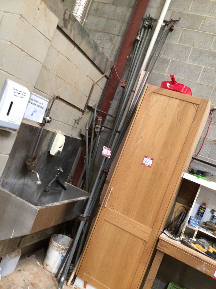 8x Pipe Sash Clamps Auction (0174-7044152) | Grays Australia