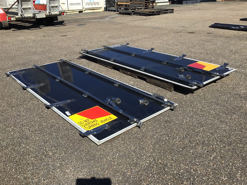1 Set TFI Austruck Trailer Rear Doors Auction (0163-7044572) | Grays ...