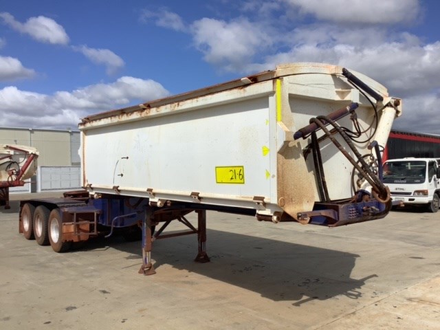 Triaxle Tipper Combo & Dolly Set