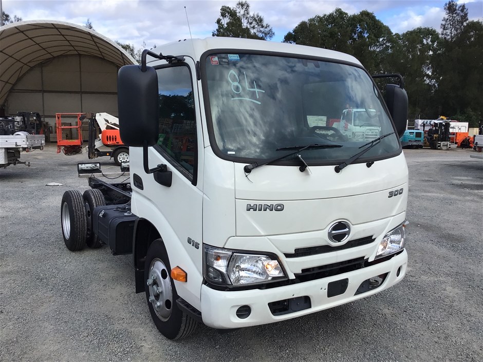 2022 Hino 300 4 x 2 Cab Chassis Truck (STATUTORY WRITE-OFF) Auction ...