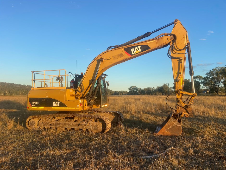2012 Caterpillar 320DL Hydraulic Excavator Auction (0005-7045138 ...