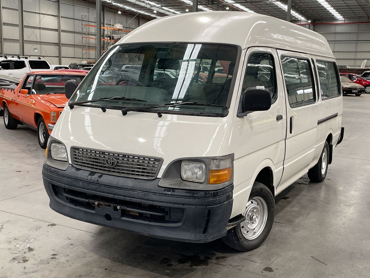 2000 Toyota Hiace Commuter LH125R Automatic 14 Seats Bus Auction (0001 ...