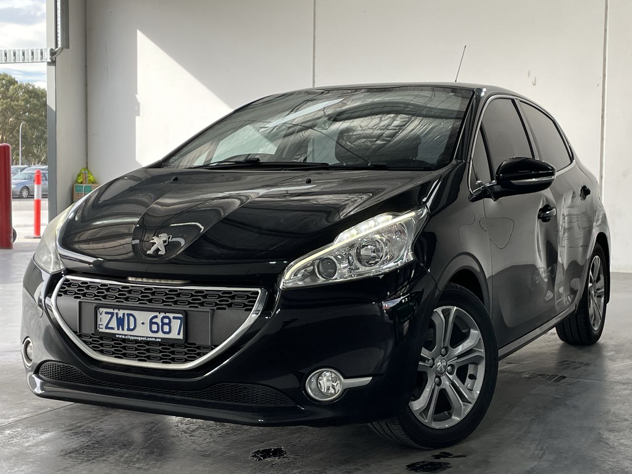2013 Peugeot 208 Allure Manual Hatchback Auction (0001-21003135 ...