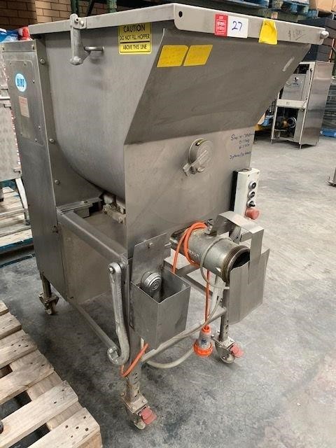 Mincer/Mixer with foot switch controller Auction (0027-3025348) | Grays ...