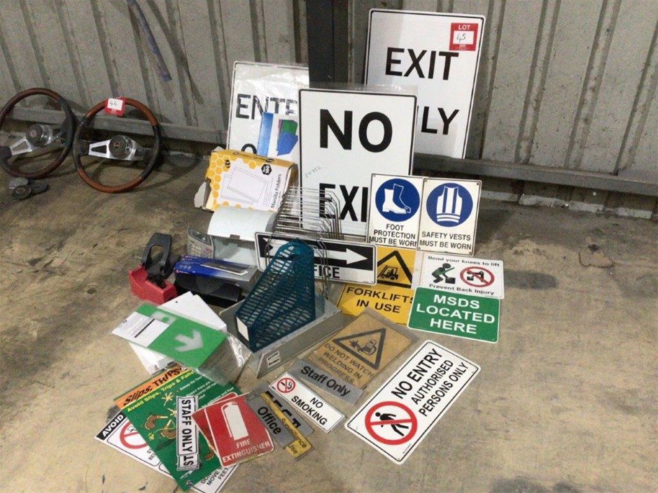Quantity of Safety Signage Auction (0045-3025347) | Grays Australia