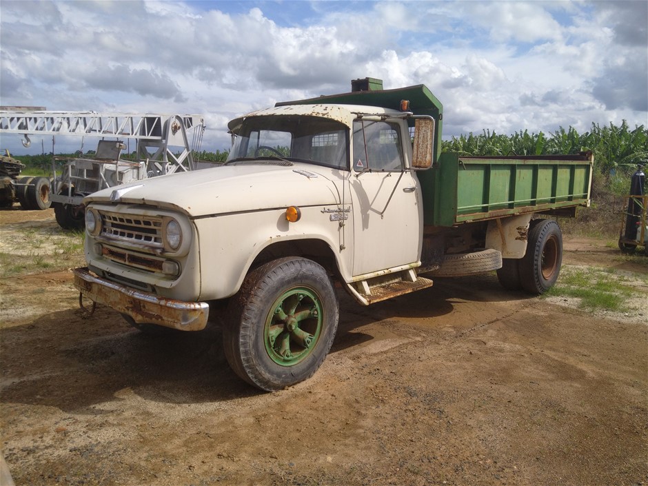 1970 International C1800 Tipper Truck Auction (0025-7044573) | Grays ...