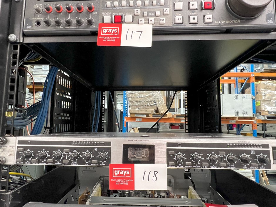 BEHRINGER Ultragrain Pro, Model: MIC2200 Auction (0118-5052744) | Grays ...