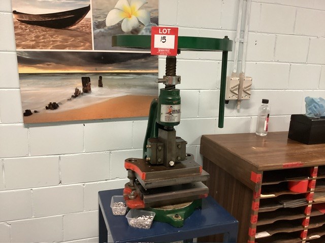 Herless Fly Press/Puncher Auction (0015-3025546) | Grays Australia