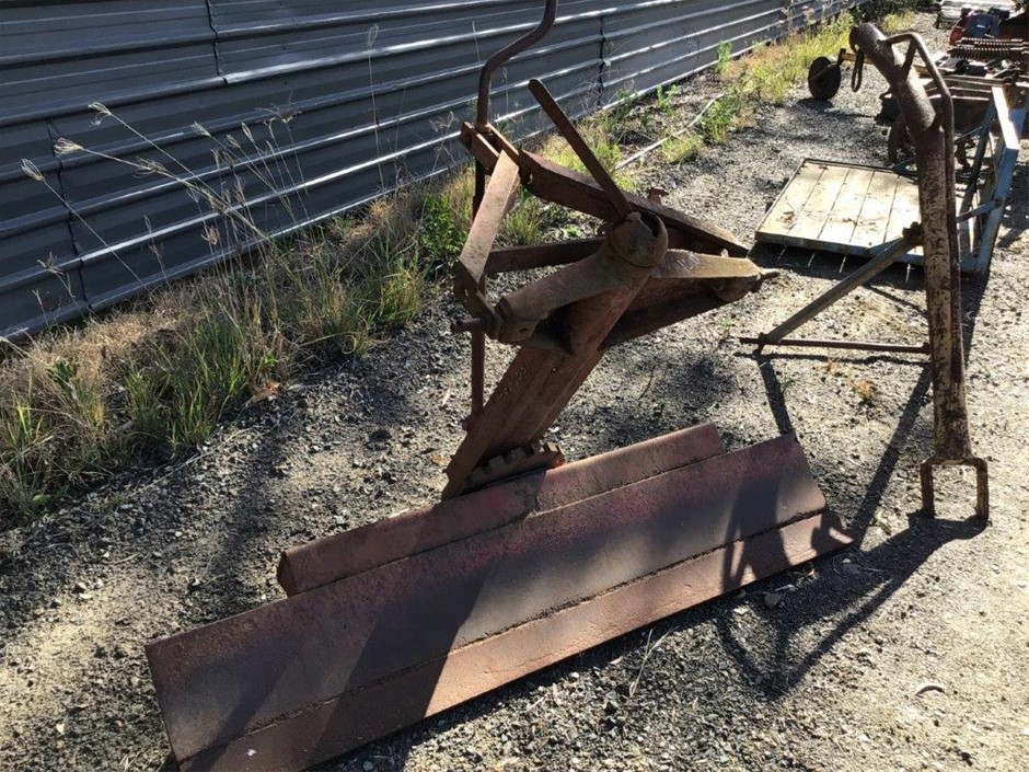 3 Point Linkage Grader Blade Auction (0140-7046590) | Grays Australia