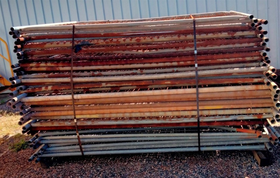 47x Fence Panels (Gladstone) Auction (0032-7045320) | Grays Australia