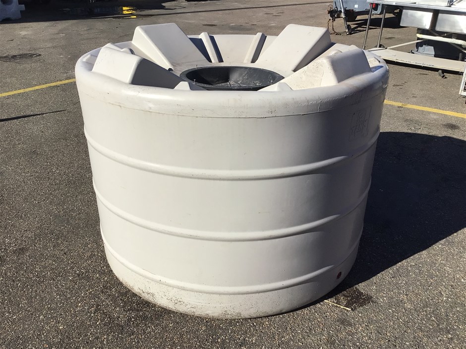 Q-Tank 1500L Poly Tank Auction (0033-7044967) | Grays Australia