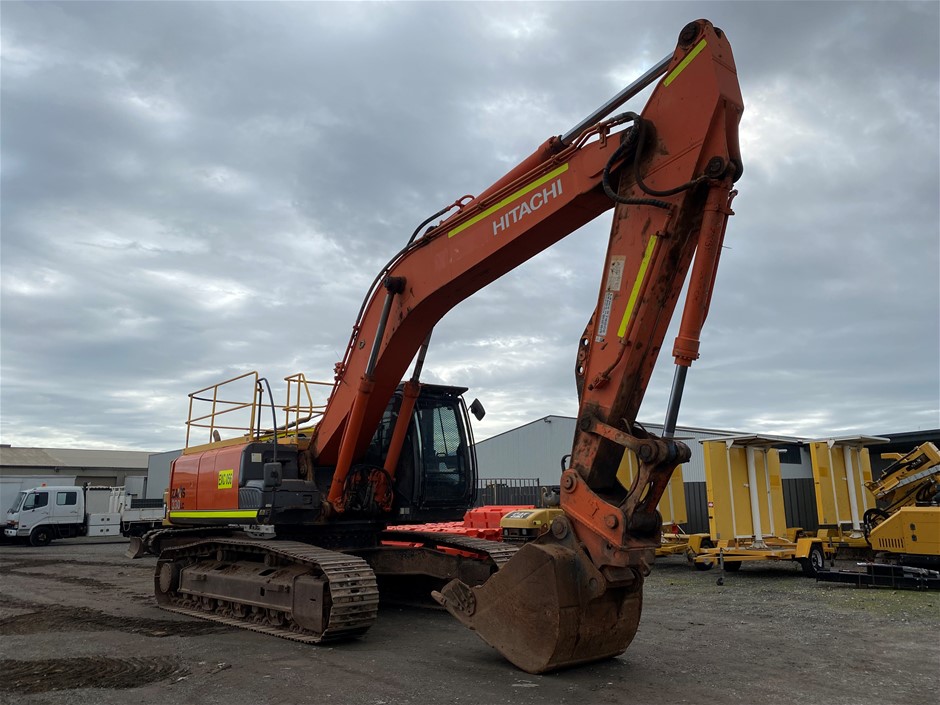 2013 Hitachi ZX330LC-3 Hydraulic Excavator Auction (0008-8017391 ...