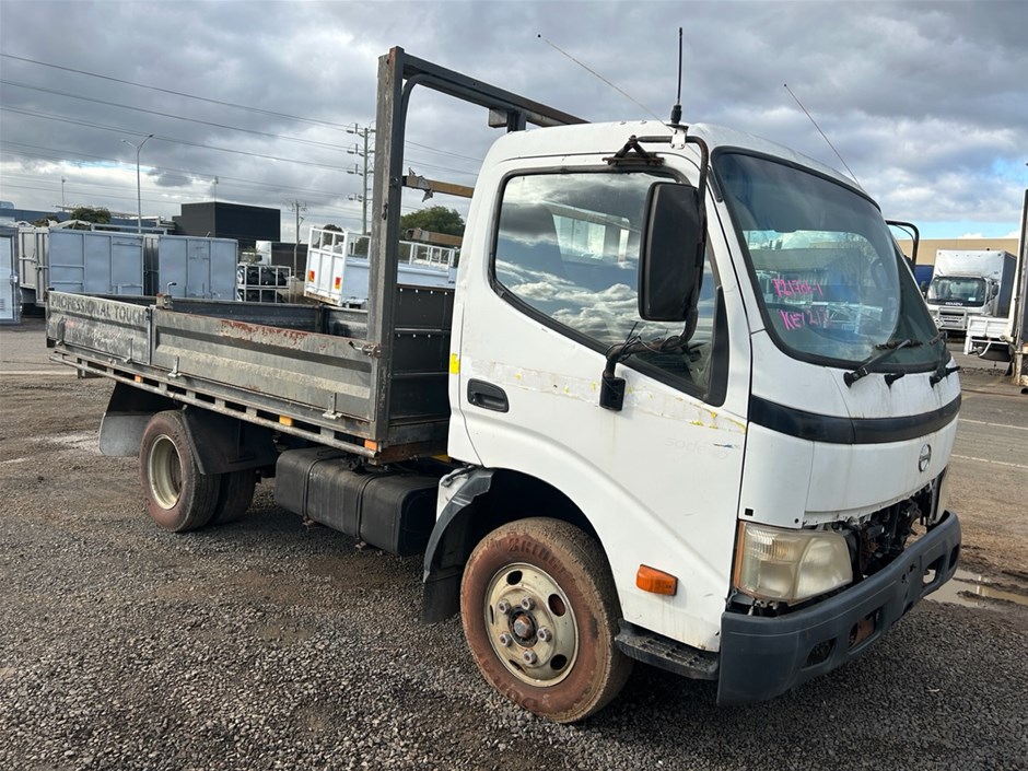 2005 Hino U404 (4 x 2) Tipper Truck Auction (0001-3025820) | Grays Australia