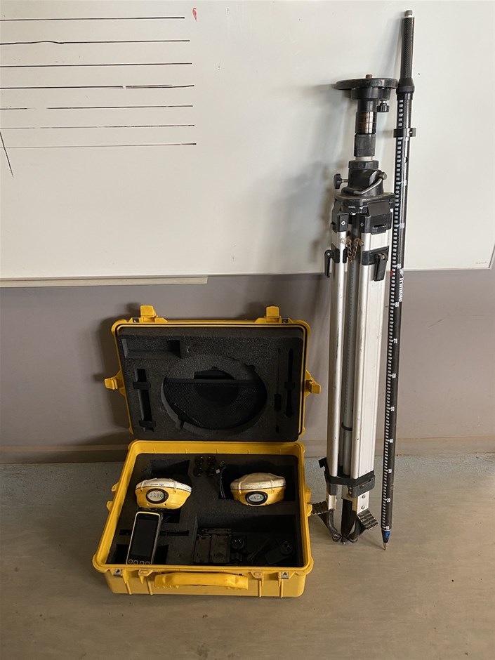 Trimble SPS882 Base and Rover Kit Auction (0120-3025277) | Grays Australia