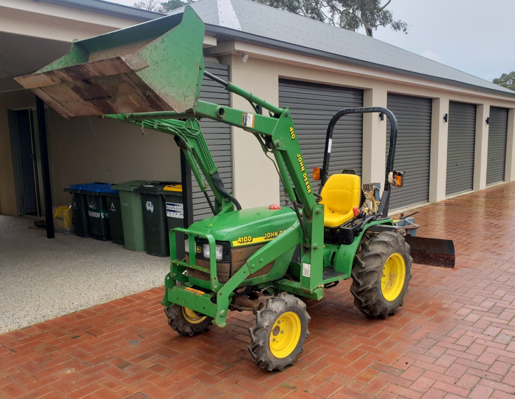 John Deere LV4100 4x4 Tractor Auction (0053-8017392) | Grays Australia