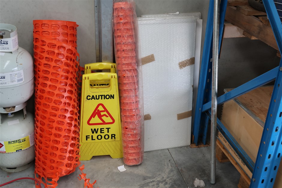 Safety Signs, 2 x Rolls Safety Mesh Auction (0009-3025842) | Grays ...