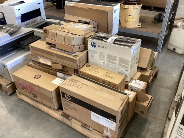 Pallet of Assorted HP Printer Cartridges Auction (0014-9042286) | Grays ...