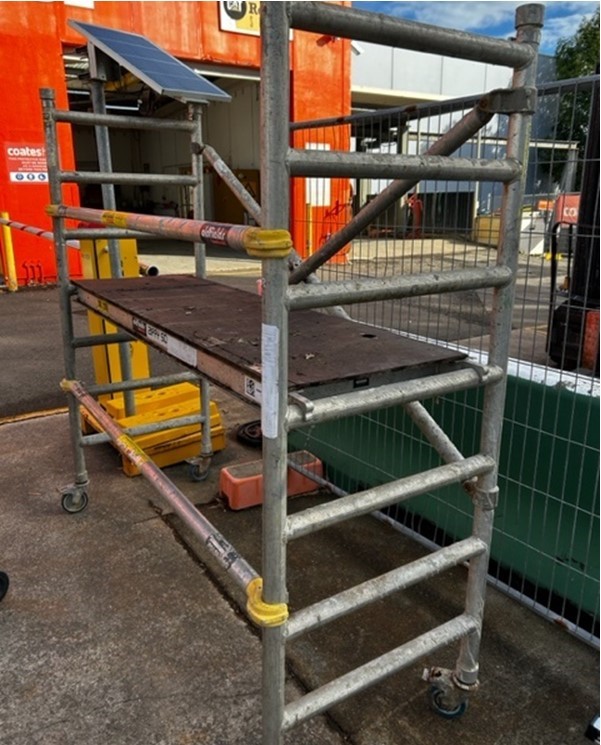 INSTANT SNAPPY Scaffold Tower (Snappy Scaff) 2.0M x 0.74M Auction (0008 ...