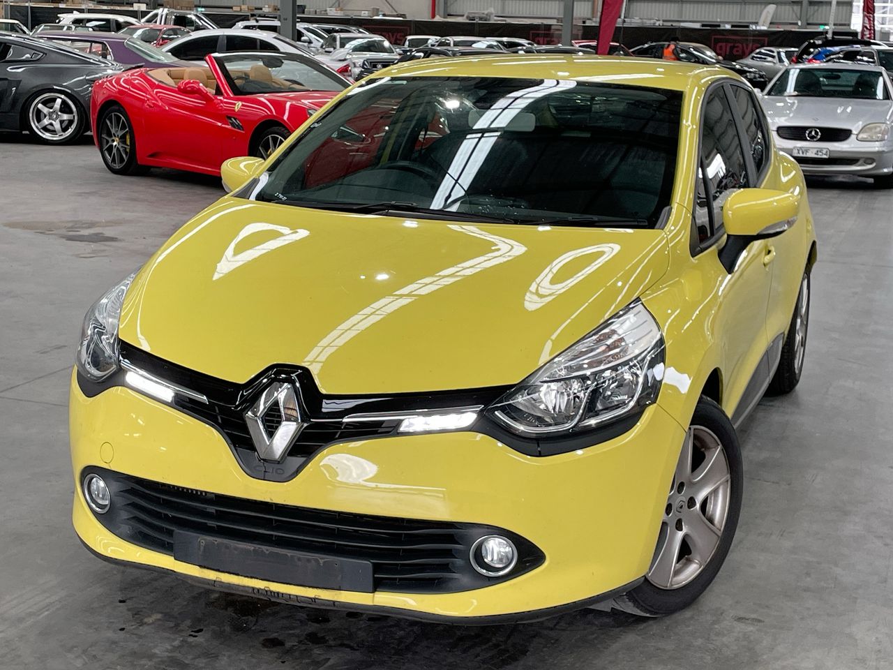 2014 Renault Clio Expression AUTOMATIC Hatchback Auction (0001-21003208 ...