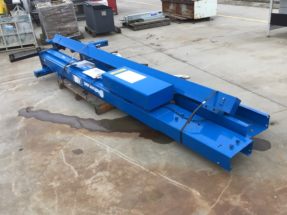 Bishamon NSA3500N 2 Post Hoist Auction (0027-3027142) | Grays Australia