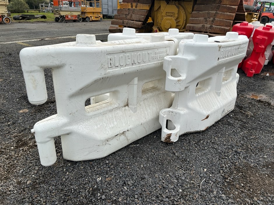 8 x Plastic Blockout Bollards Auction (0022-3026221) | Grays Australia