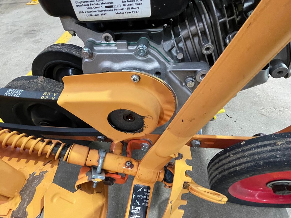 Huaqvarna LE475 Petrol Powered Lawn Edger Auction 0010 3026416 Grays Australia