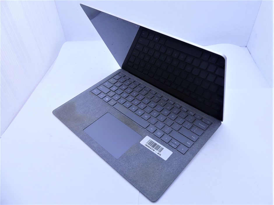 Microsoft Surface Laptop 2 Notebook Auction (0003-2554277) | Grays ...