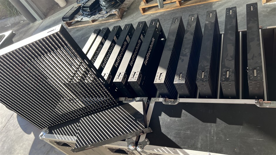 LEDTechnik Led screen 12 xP18 panels with processor Auction (0002 ...