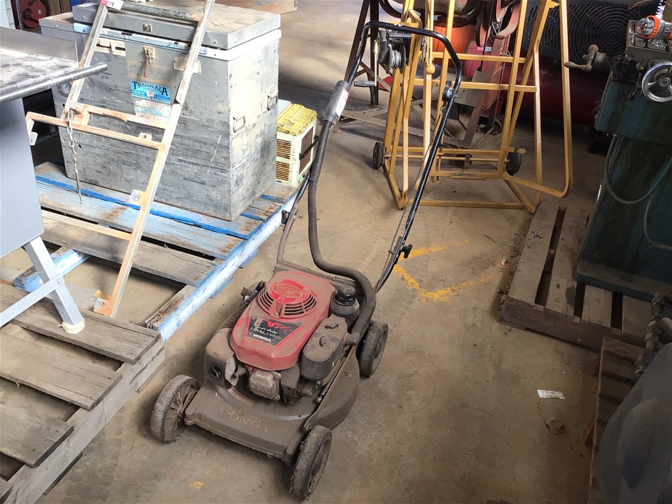 Honda Buffalo Classic Mower Auction (0037-7046333) | Grays Australia