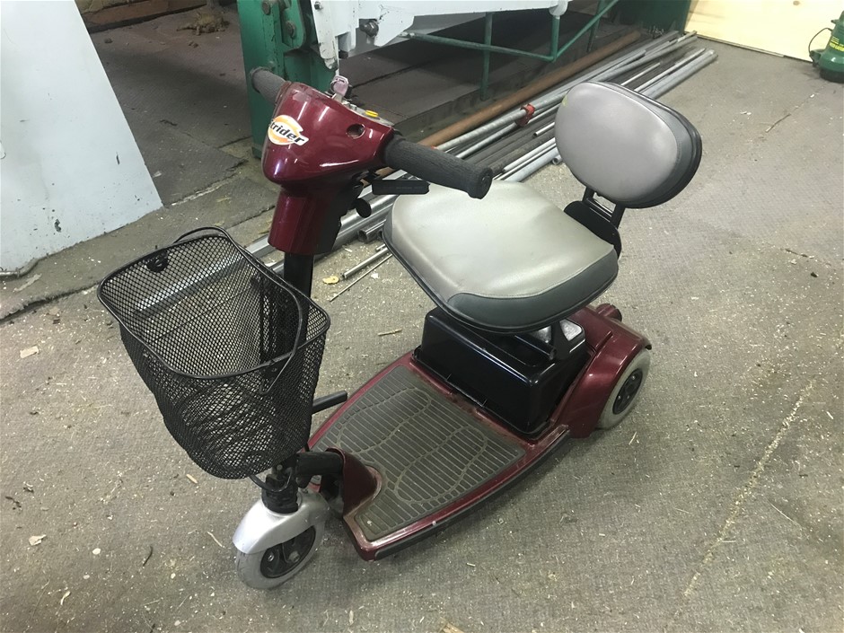 1x Strider 3 Wheel Mobility Scooter Auction (0049-3026371) | Grays ...