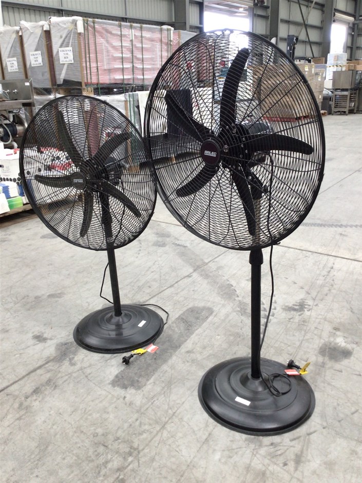 2 x Arlec AIF2601B 70cm Pedestal Fans Auction (0017-3026789) | Grays ...