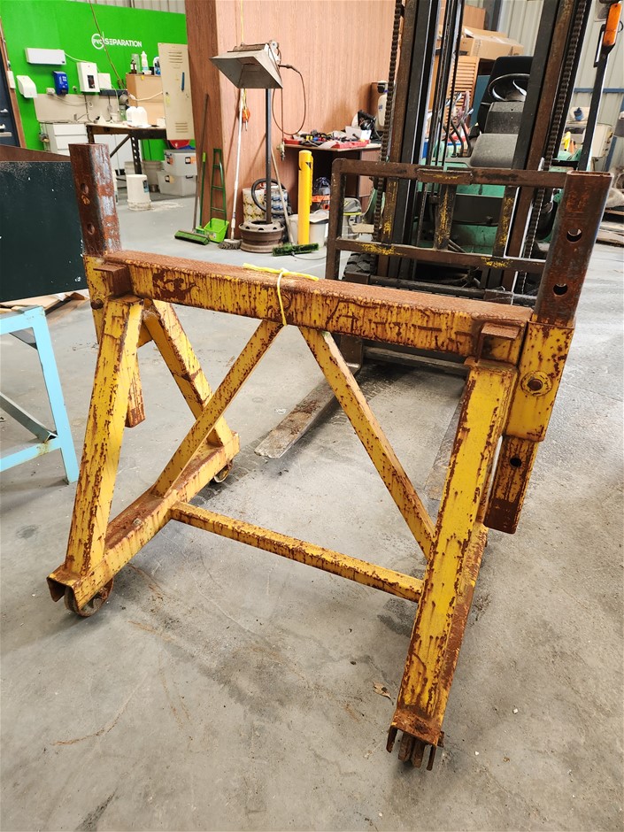 Steel Adjustable Stand Auction (0006-3026578) | Grays Australia